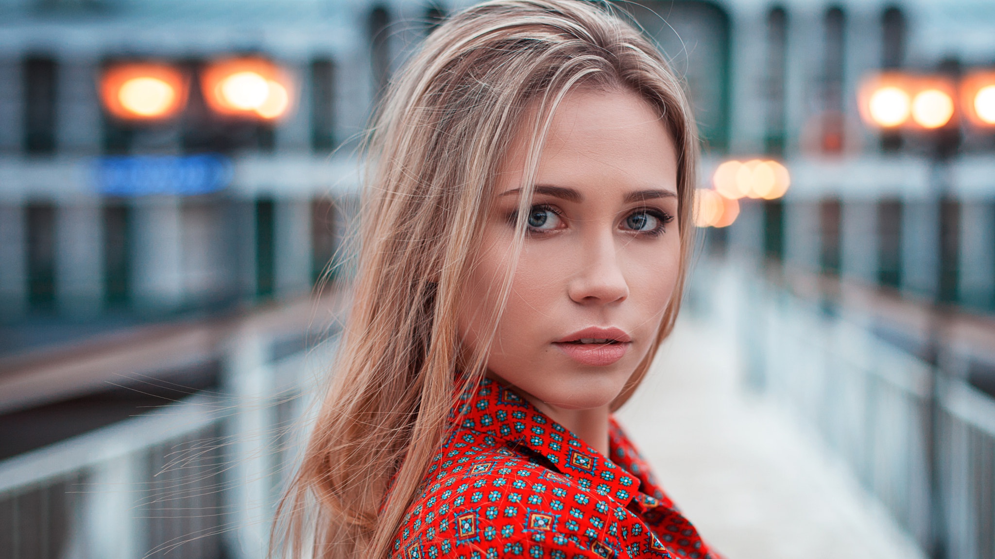 Download Blue Eyes Depth Of Field Blonde Face Woman Model HD Wallpaper