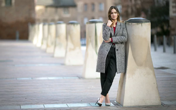 [60+] Coat 4k Wallpapers