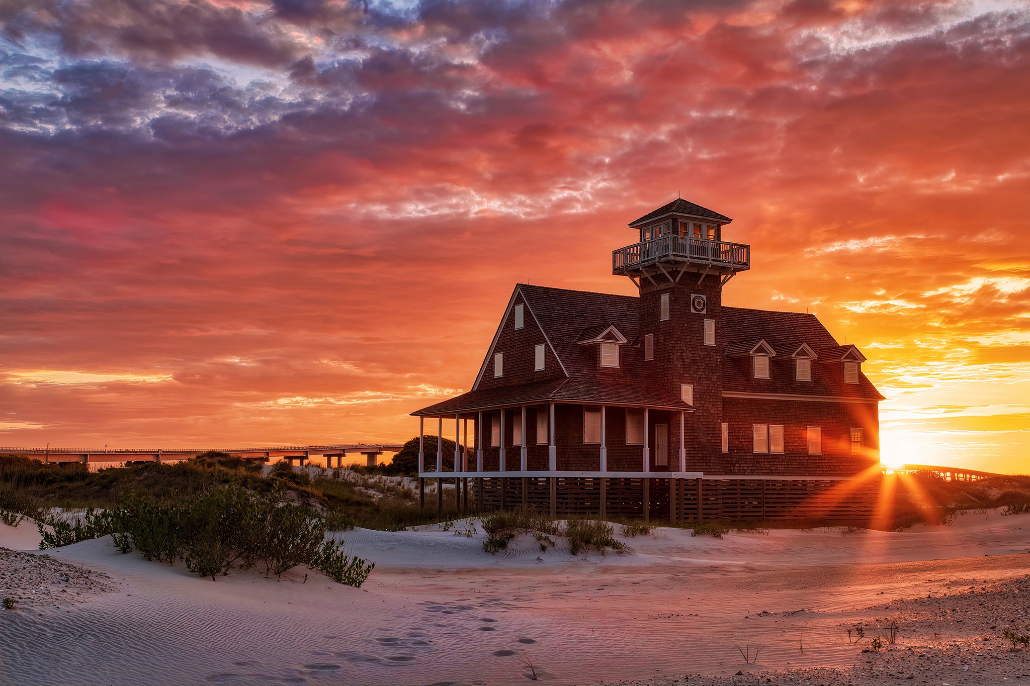 Sunset Lighthouse Haven: Serene Beach House with Golden Sunbeams and ...