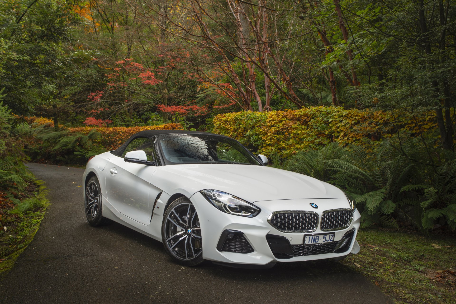Download White Car BMW Car Vehicle BMW Z4 4k Ultra HD Wallpaper