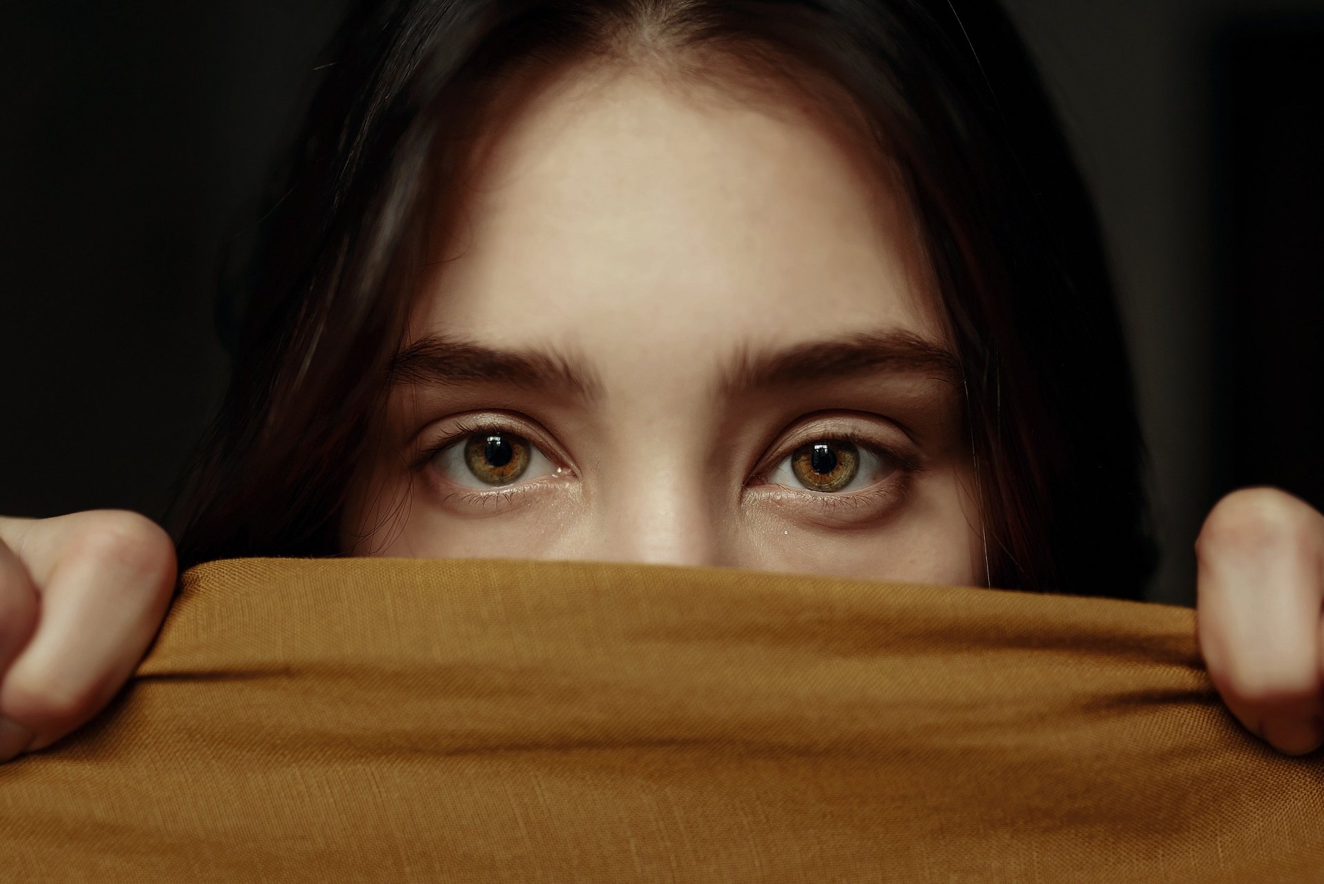 Download Stare Model Woman Face HD Wallpaper