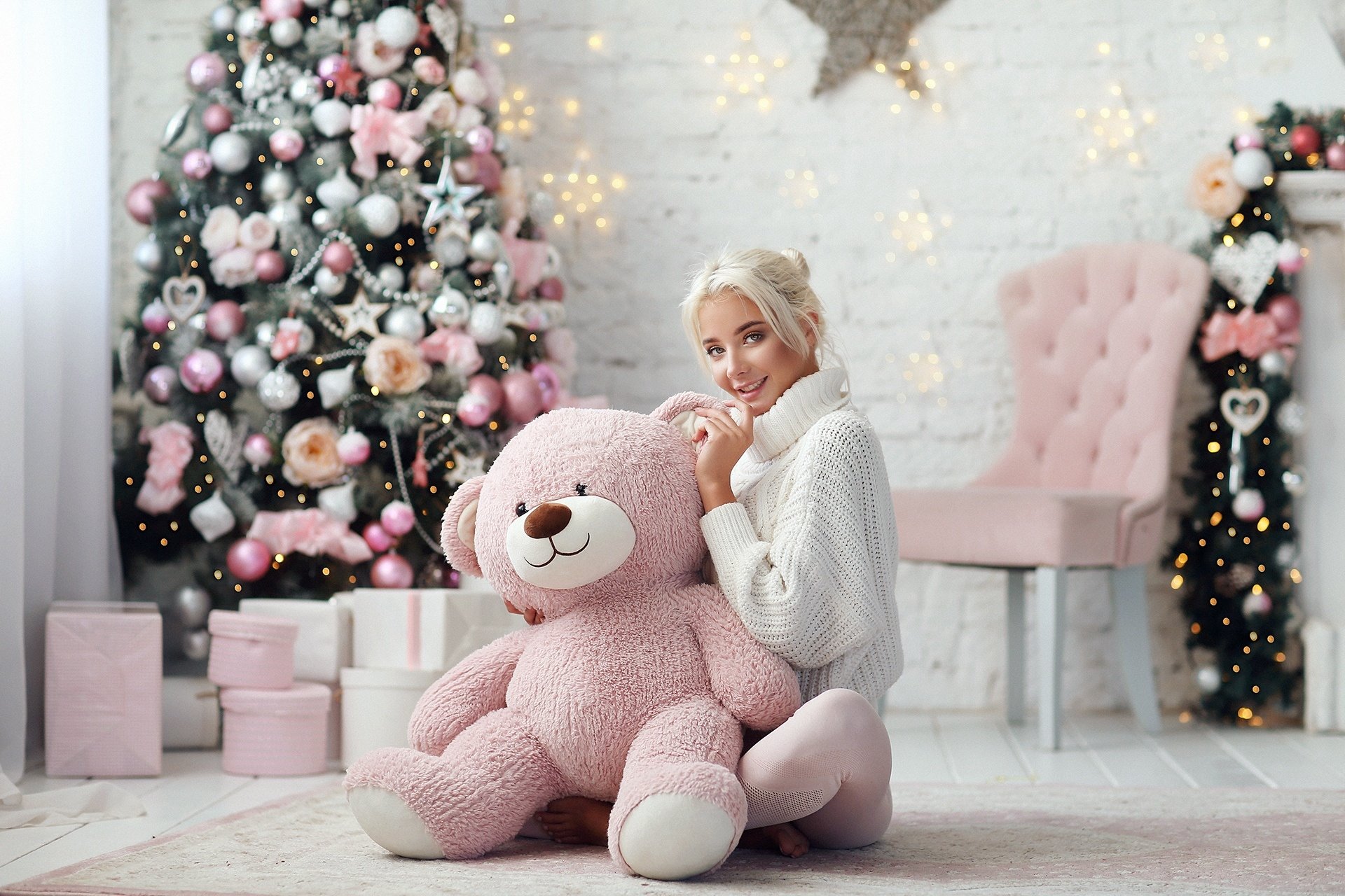 Download Blonde Christmas Teddy Bear Stuffed Animal Smile Woman Model ...