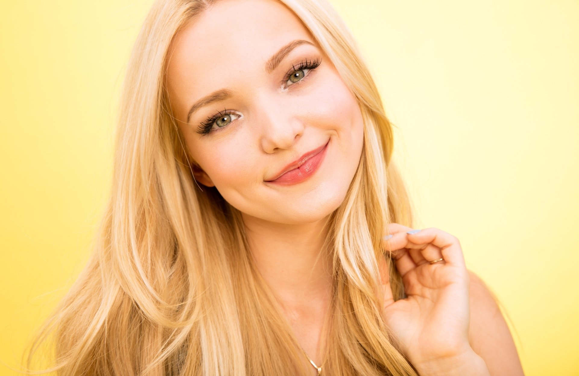Stunning Dove Cameron 4K Ultra HD Wallpaper