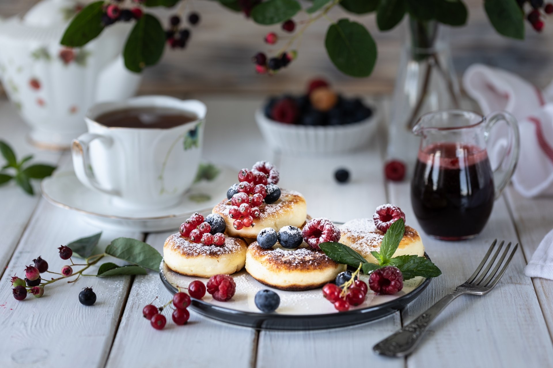 Download Still Life Tea Berry Food Breakfast 4k Ultra HD Wallpaper