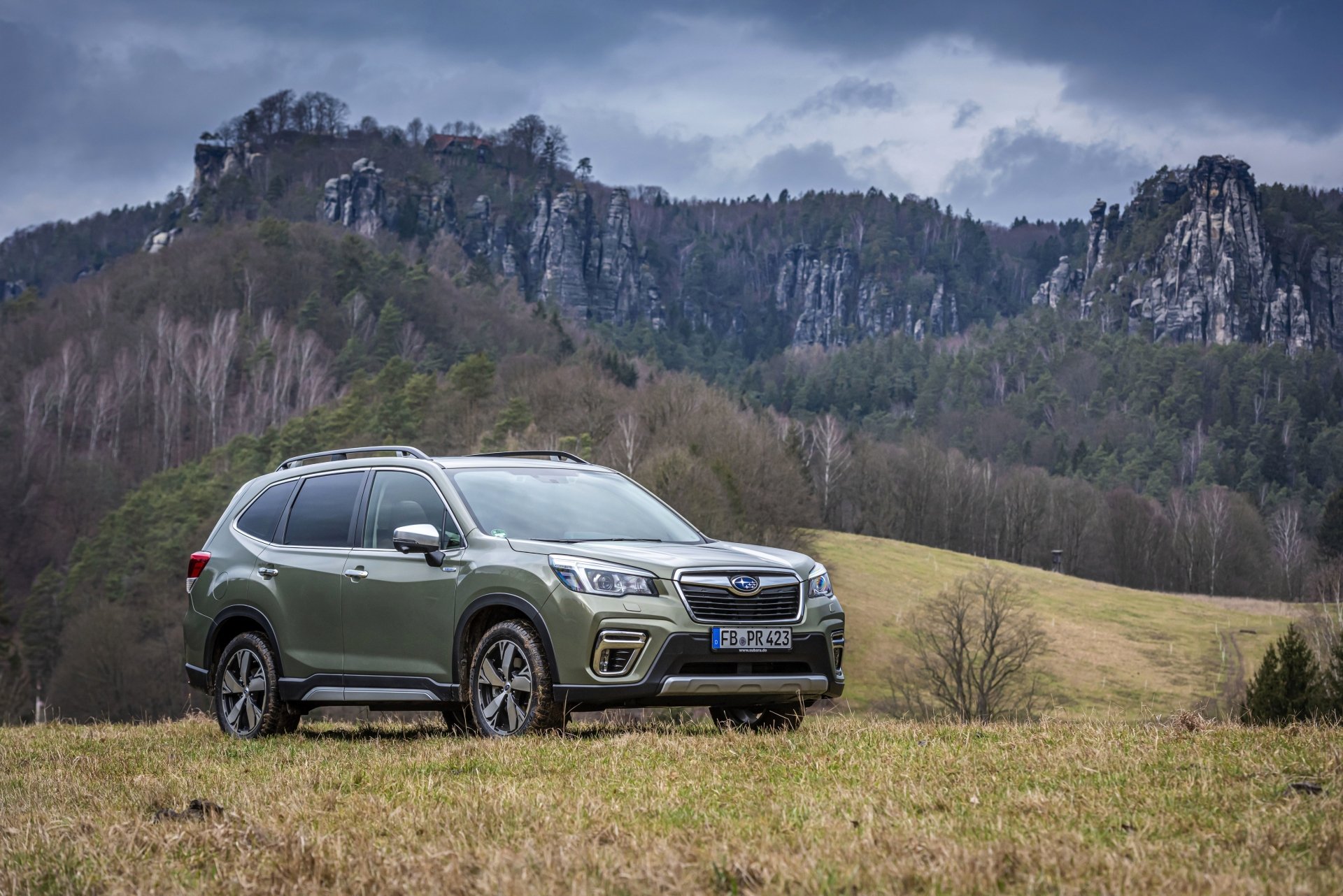 Download SUV Green Car Car Subaru Vehicle Subaru Forester 4k Ultra HD ...