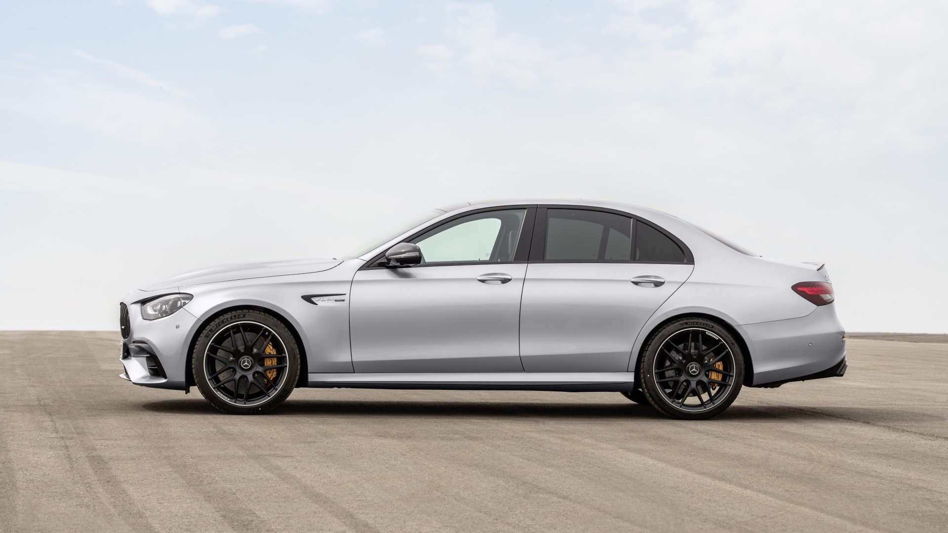 Mercedes-AMG E 63 8k Wallpapers