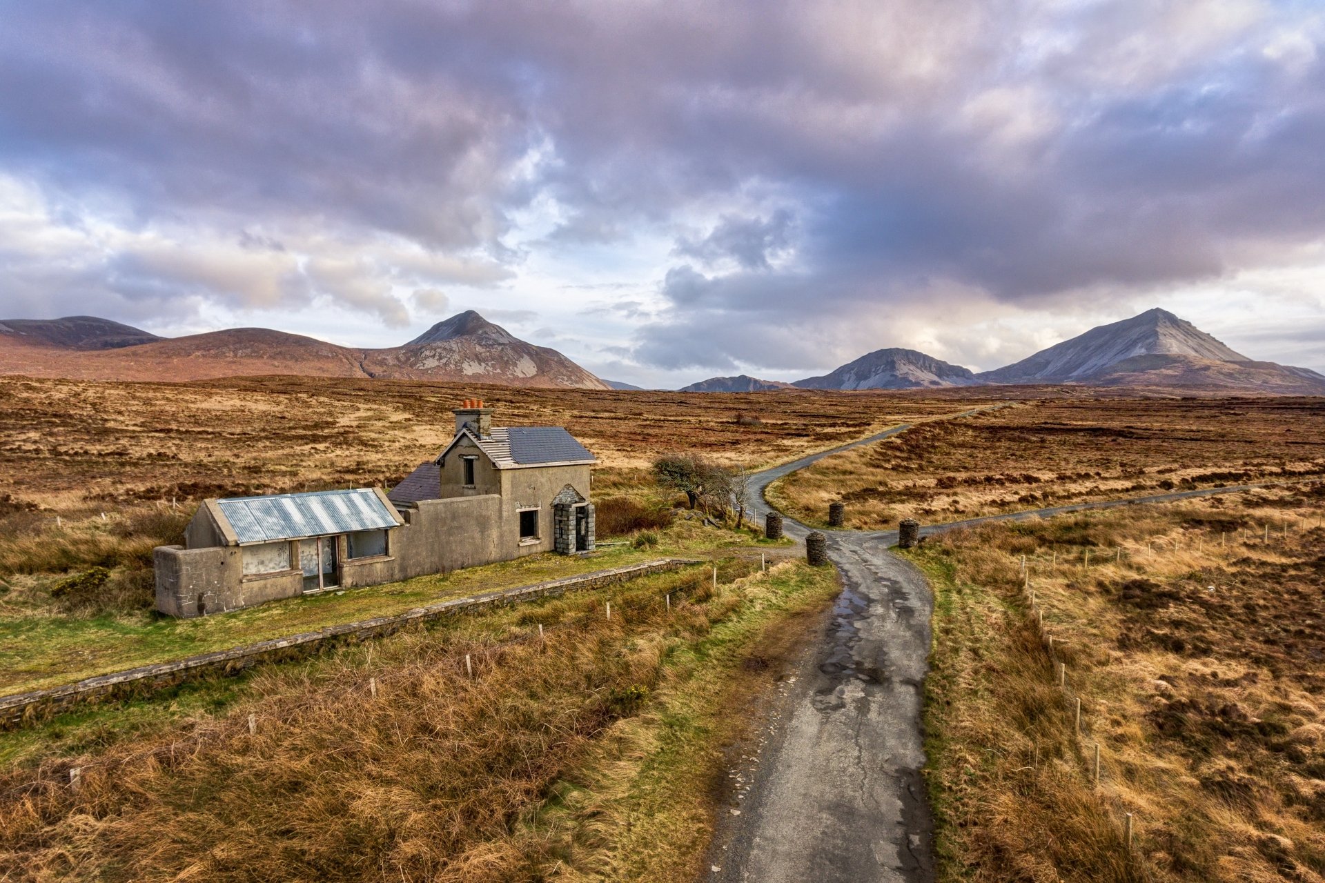 Download Ireland Road Mountain Man Made Path 4k Ultra HD Wallpaper