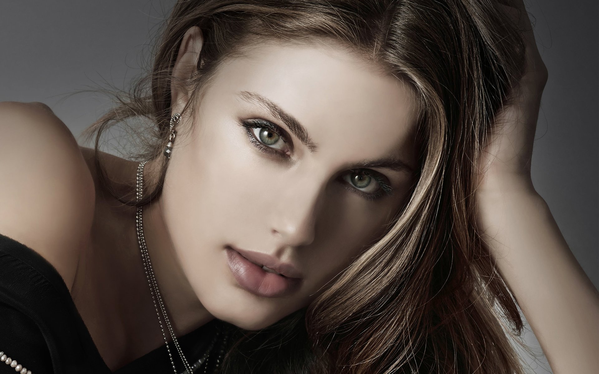 Download Portrait Face Model Maja Krag Woman Beautiful HD Wallpaper