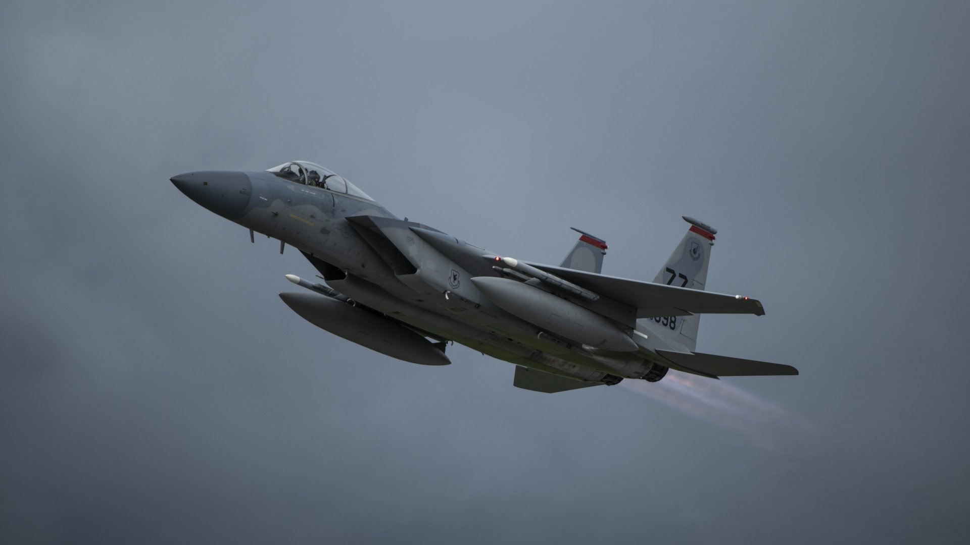 F-15 Eagle Jet Fighter Soaring 4K Ultra HD Military Warplane Wallpaper ...