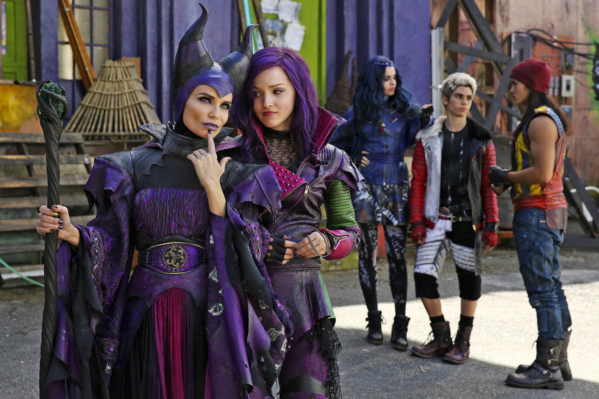 Descendants Movie Cast HD Wallpaper