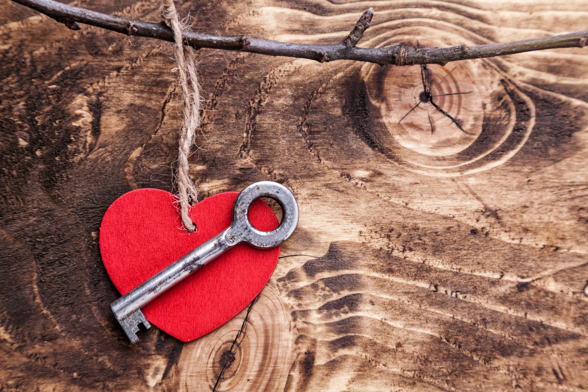 Download Man Made Key 4k Ultra HD Wallpaper