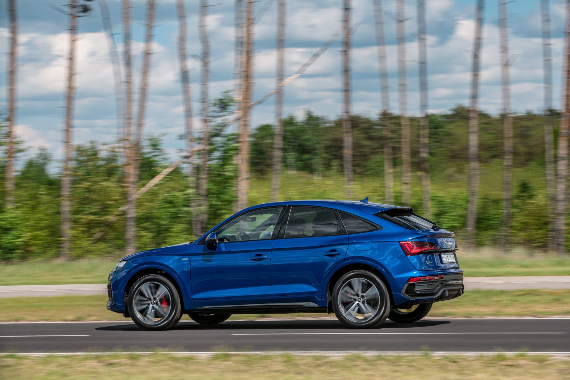 Download SUV Audi Q5 Sportback Vehicle Audi Q5 HD Wallpaper