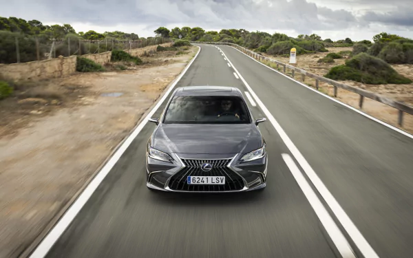 [30+] Lexus ES 300H Wallpapers