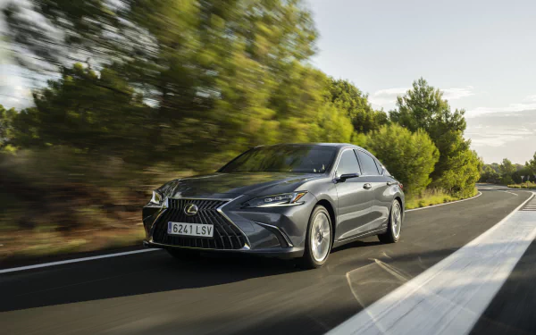 [30+] Lexus ES 300H 4k Wallpapers