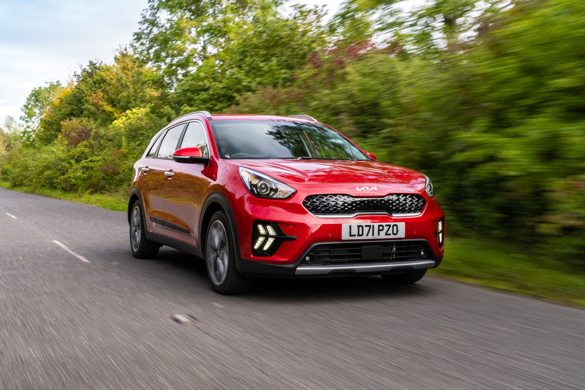 Download SUV Kia Niro EcoHybrid Vehicle Kia Niro 4k Ultra HD Wallpaper