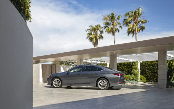 [30+] Lexus ES 300H 4k Wallpapers