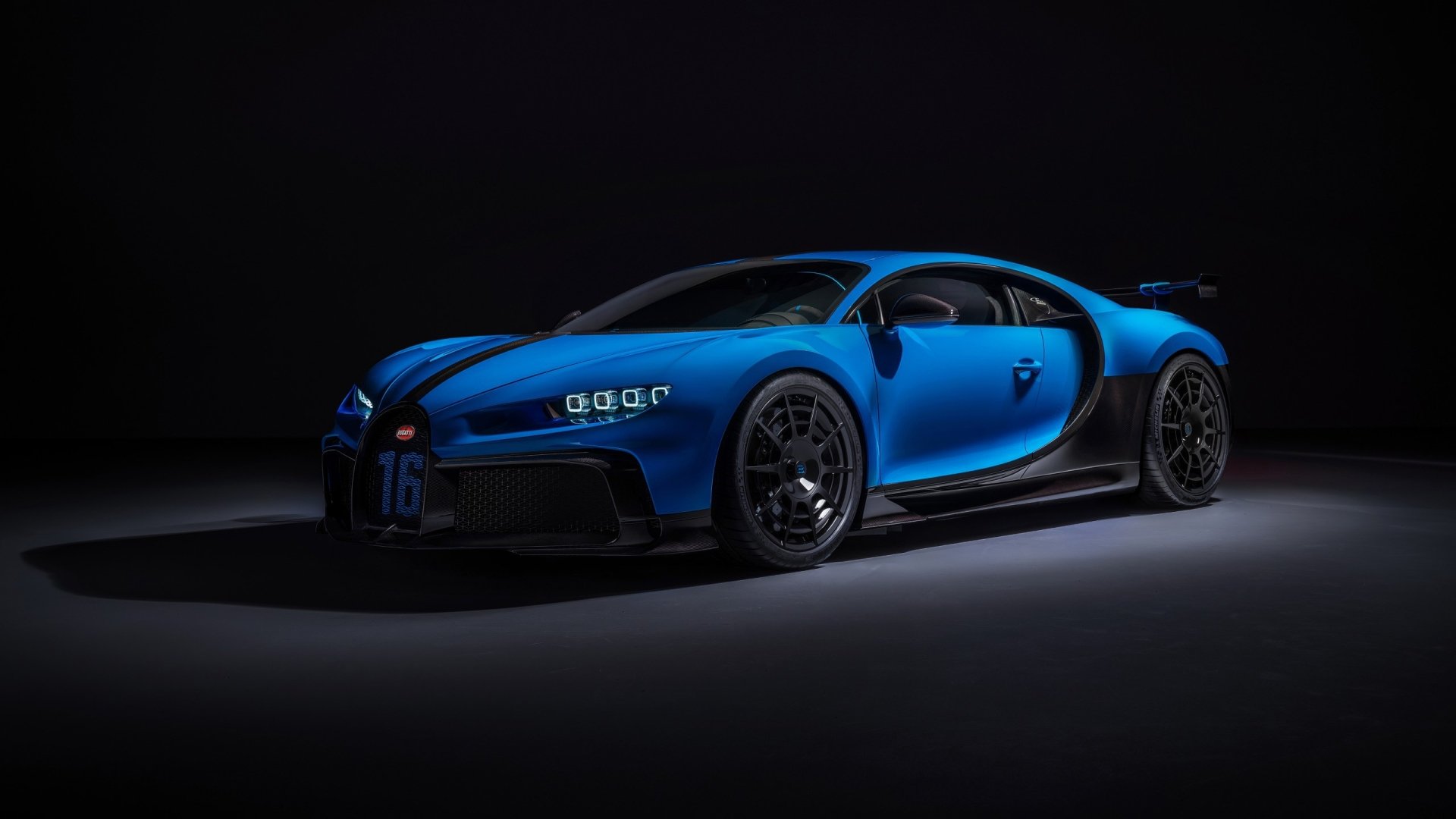 Download Supercar Vehicle Bugatti Chiron HD Wallpaper