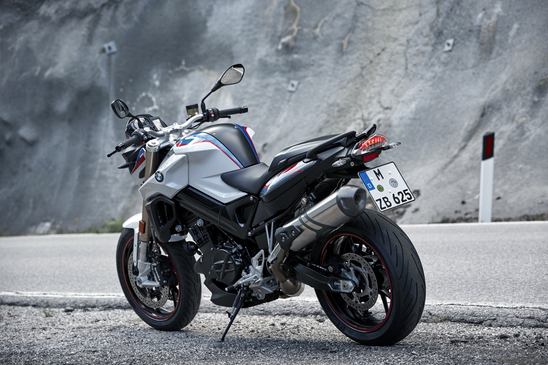 Download Vehicle BMW F800R 4k Ultra HD Wallpaper
