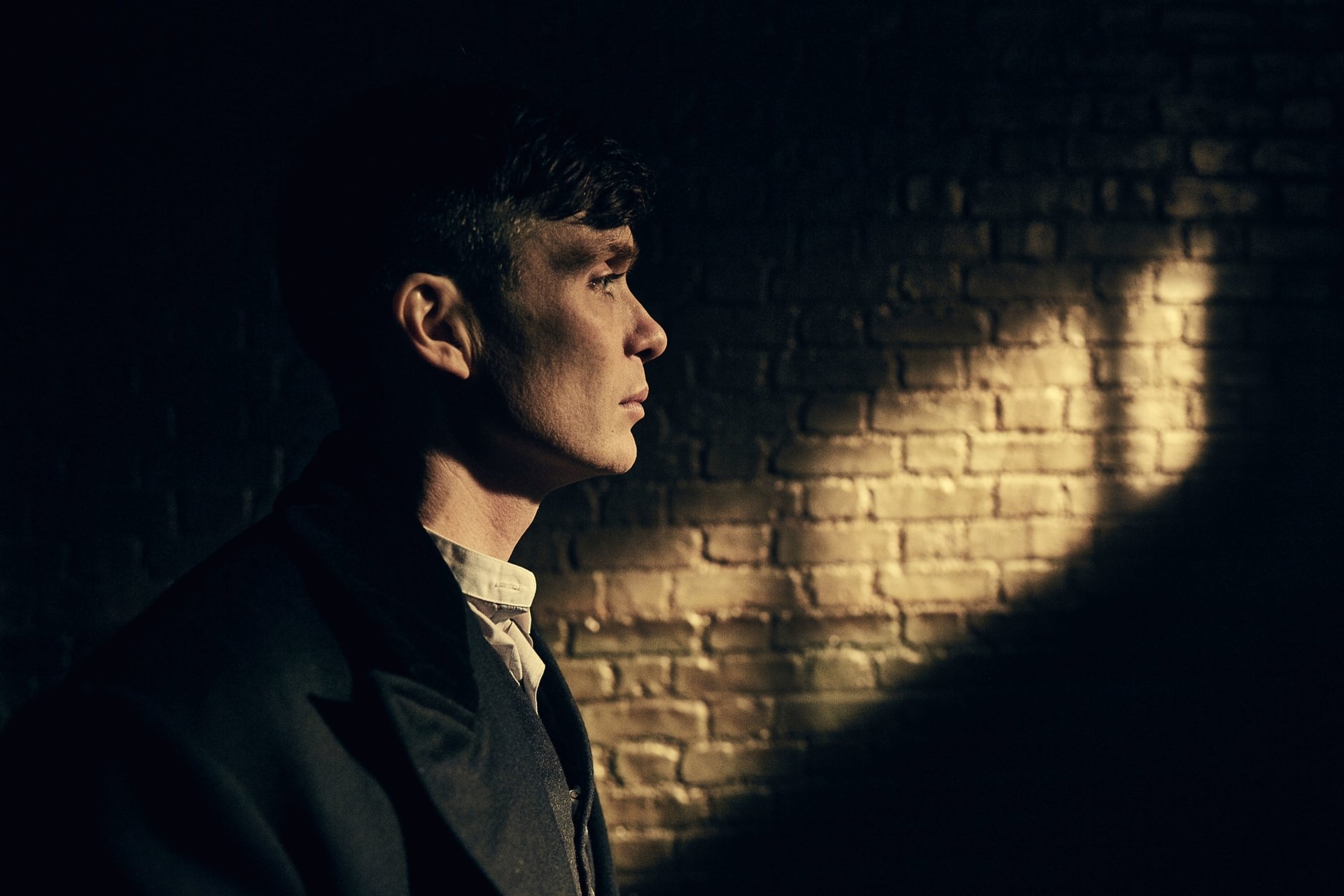 Peaky Blinders 4K Wallpaper — Shadowed Gaze | 3840x2559 | Wallpaper Abyss