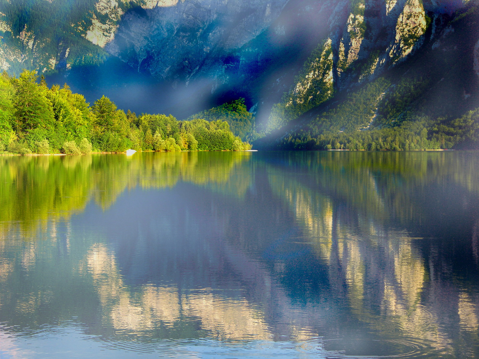 Download Nature Lake Wallpaper