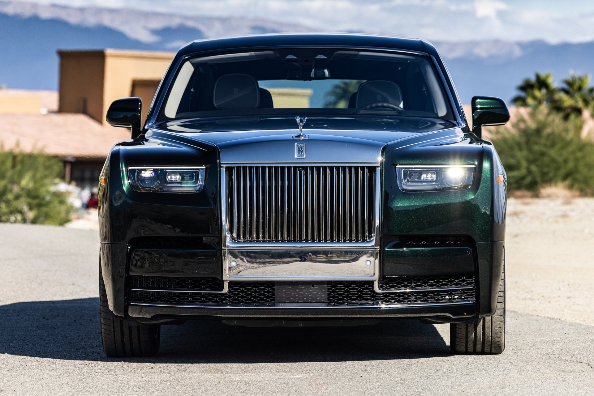 Download Vehicle Rolls-Royce Phantom 4k Ultra HD Wallpaper