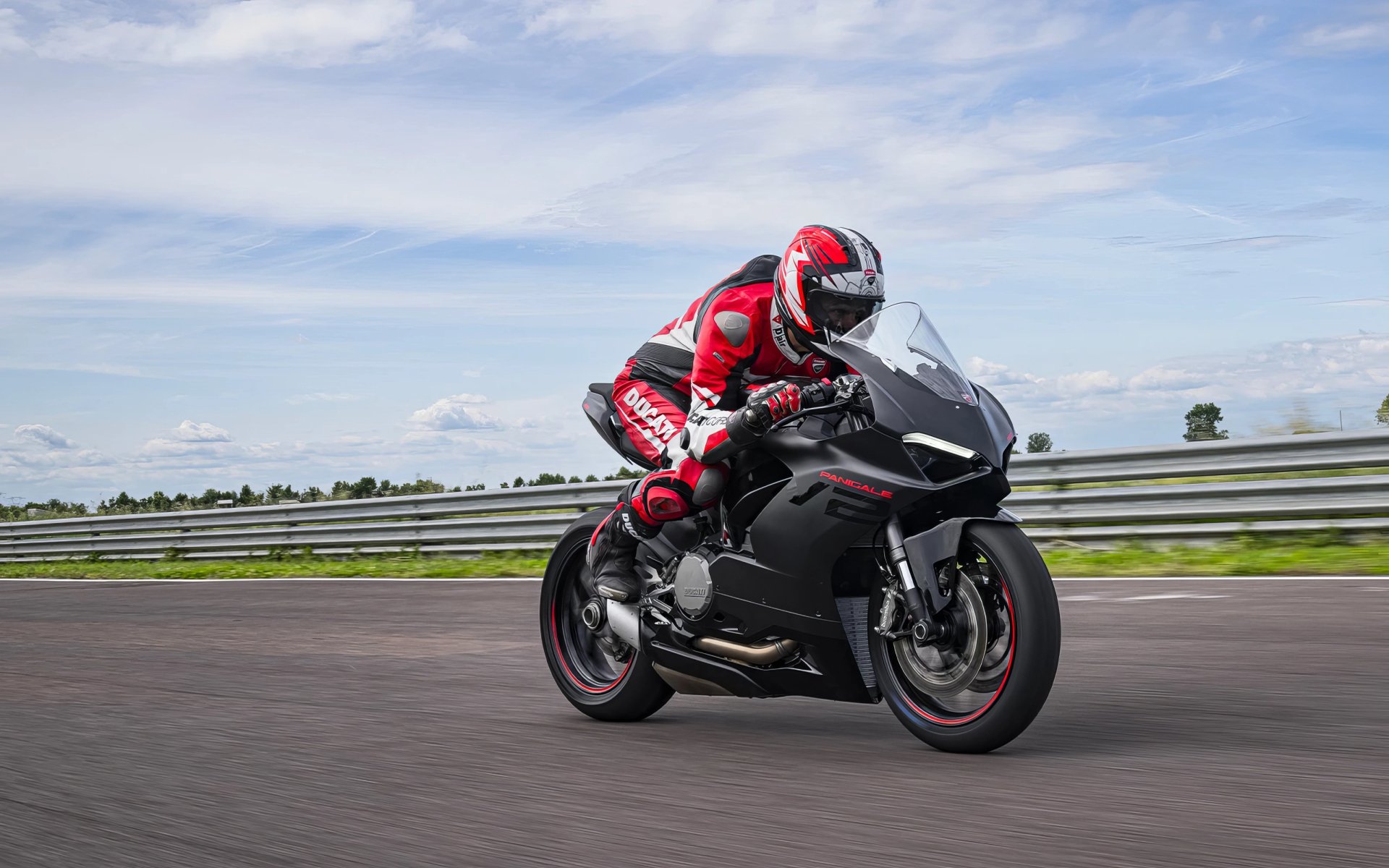 Ducati Panigale V2 Speeding - HD Motorcycle Wallpaper