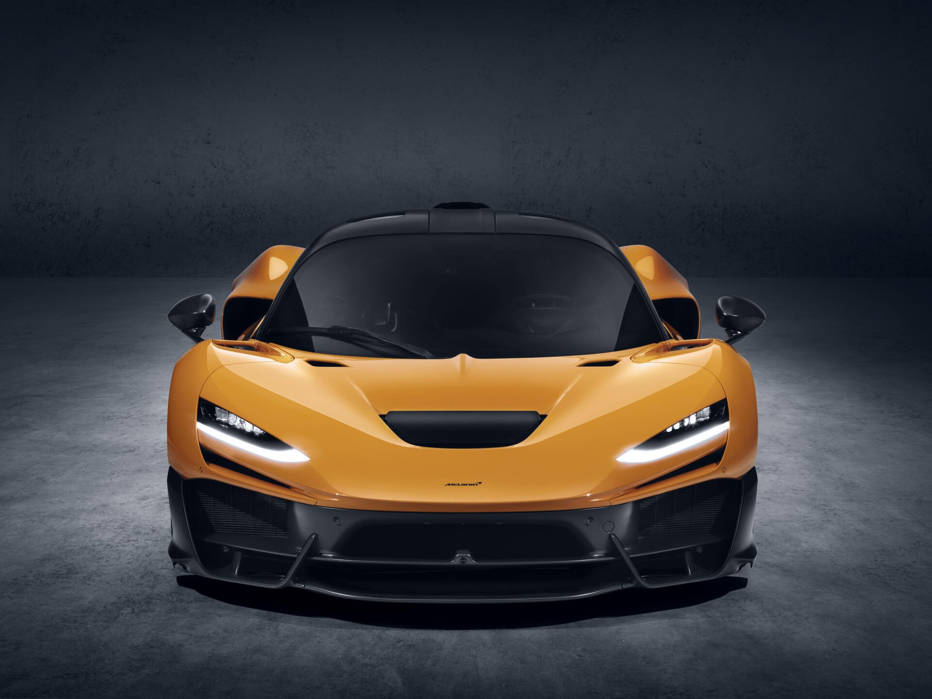 McLaren W1: 8K Ultra HD Wallpaper of Automotive Excellence