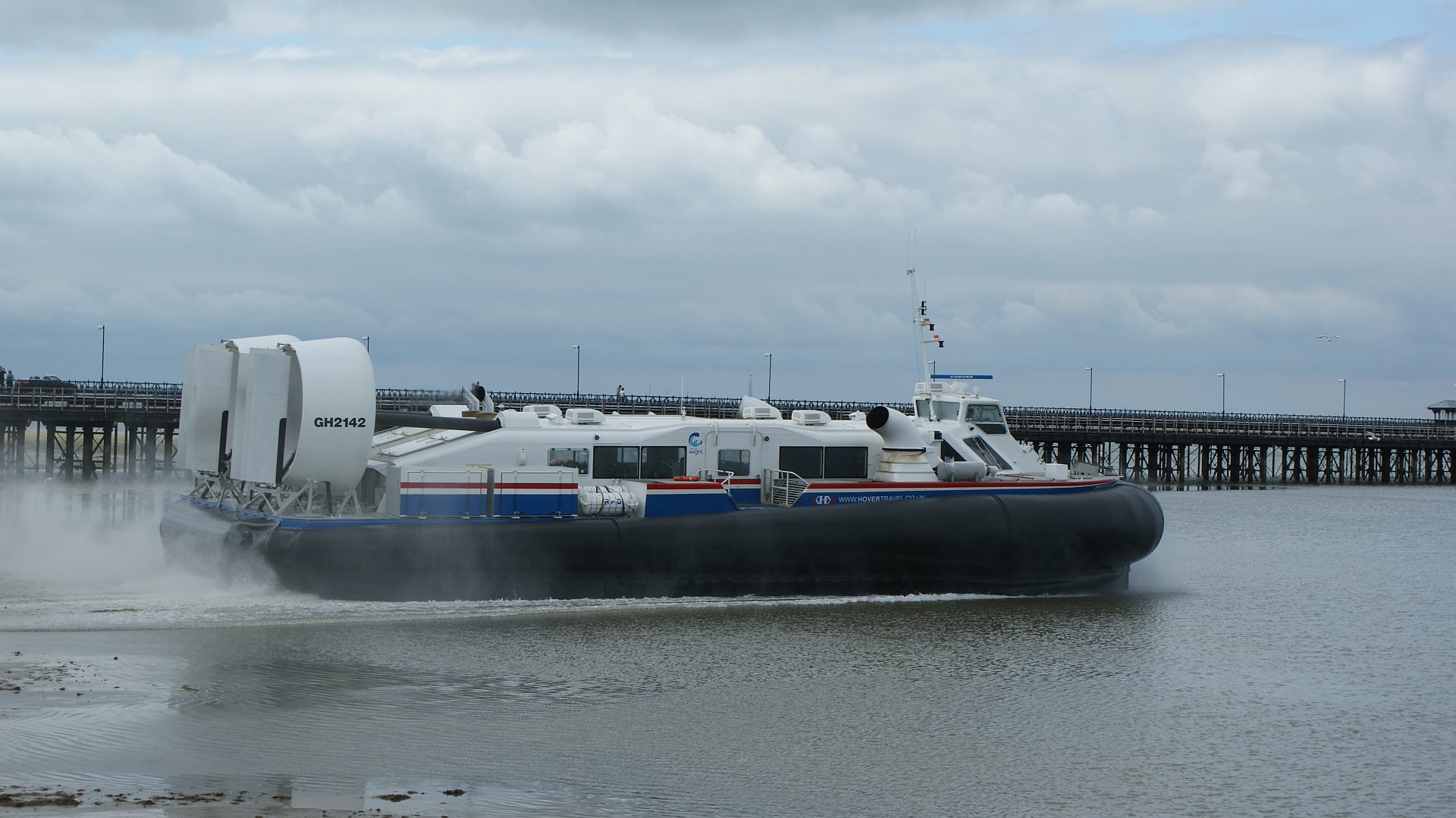 Download Vehicle Hovercraft HD Wallpaper