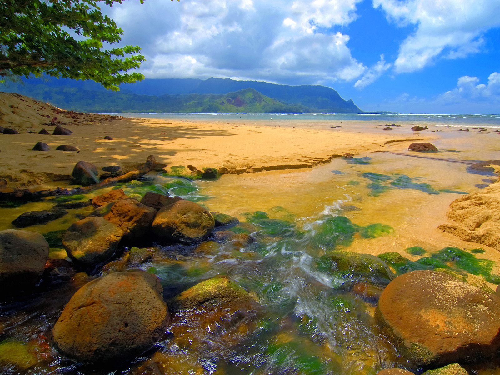 HD Wallpaper — Serene Seascape at Golden Bay | 1600x1200 | Wallpaper Abyss