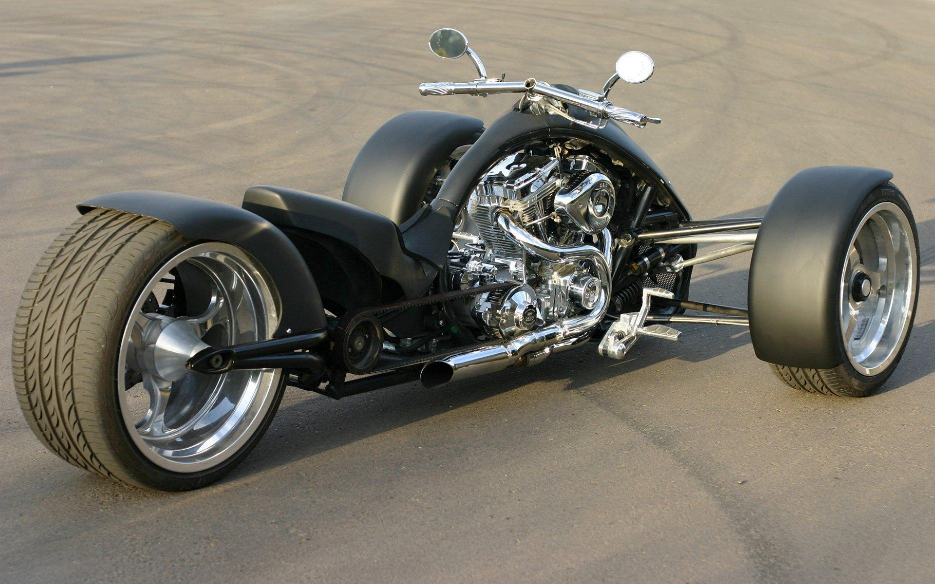 HD Motorcycle Beast: The Ultimate Three-Wheeled Ride