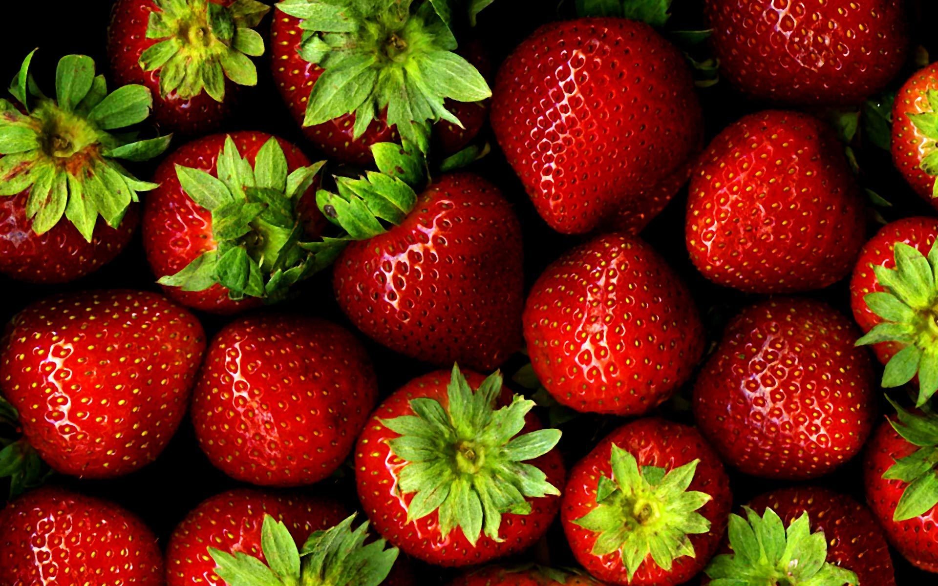HD Strawberry Delight: Fresh & Juicy Food Wallpaper