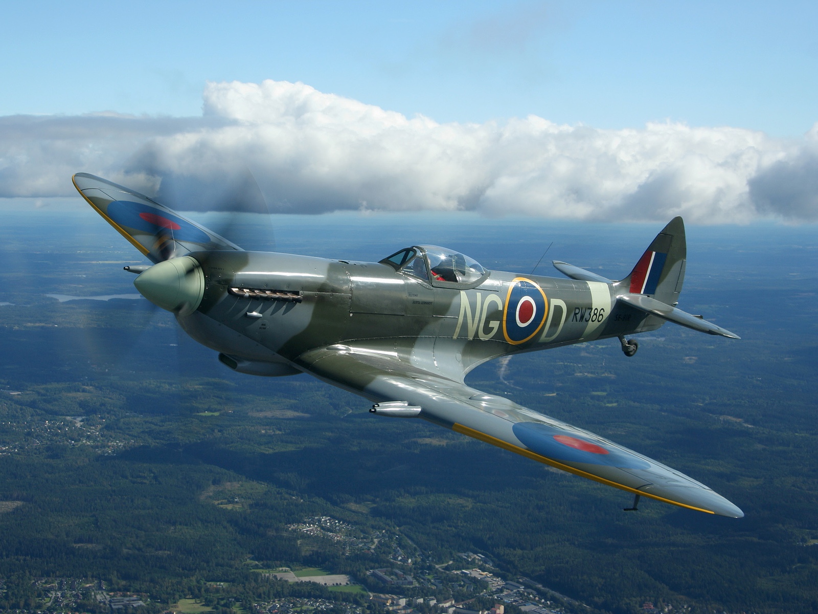 Military Supermarine Spitfire HD Wallpaper