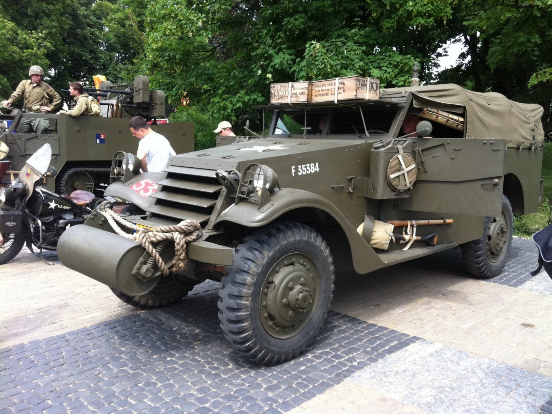 Download Military Vehicle HD Wallpaper