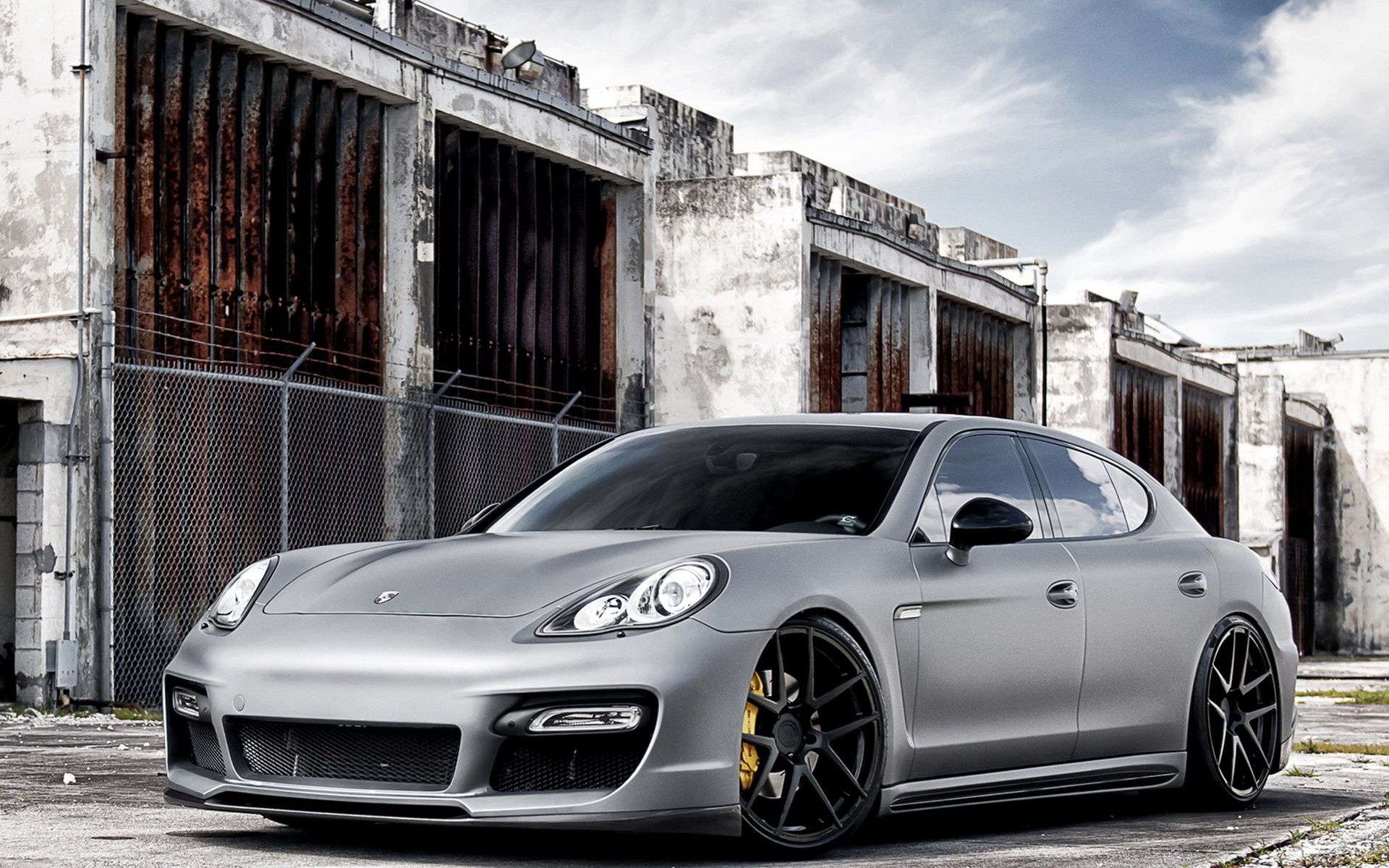 Download Vehicle Porsche HD Wallpaper
