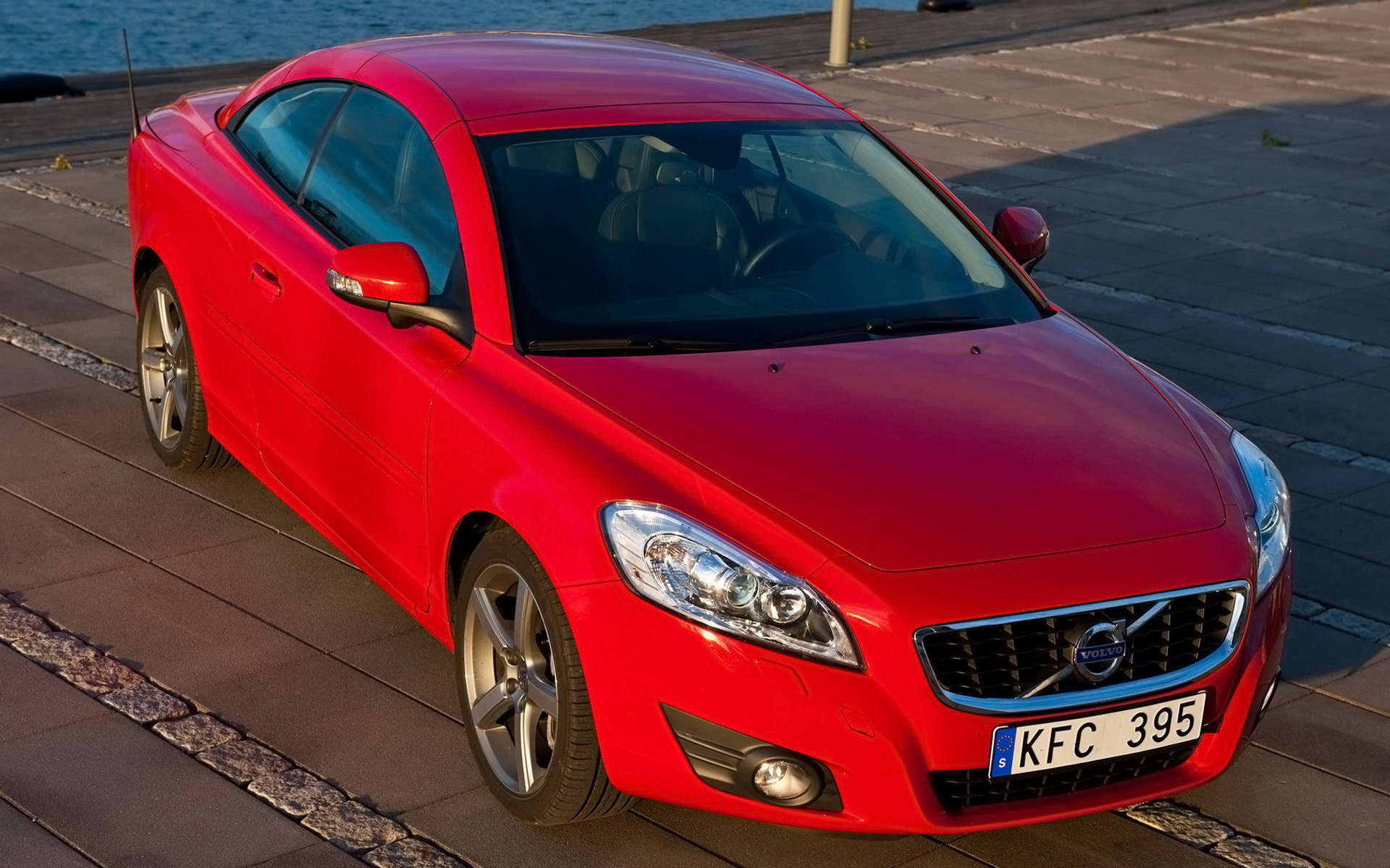 Download Vehicle Volvo HD Wallpaper