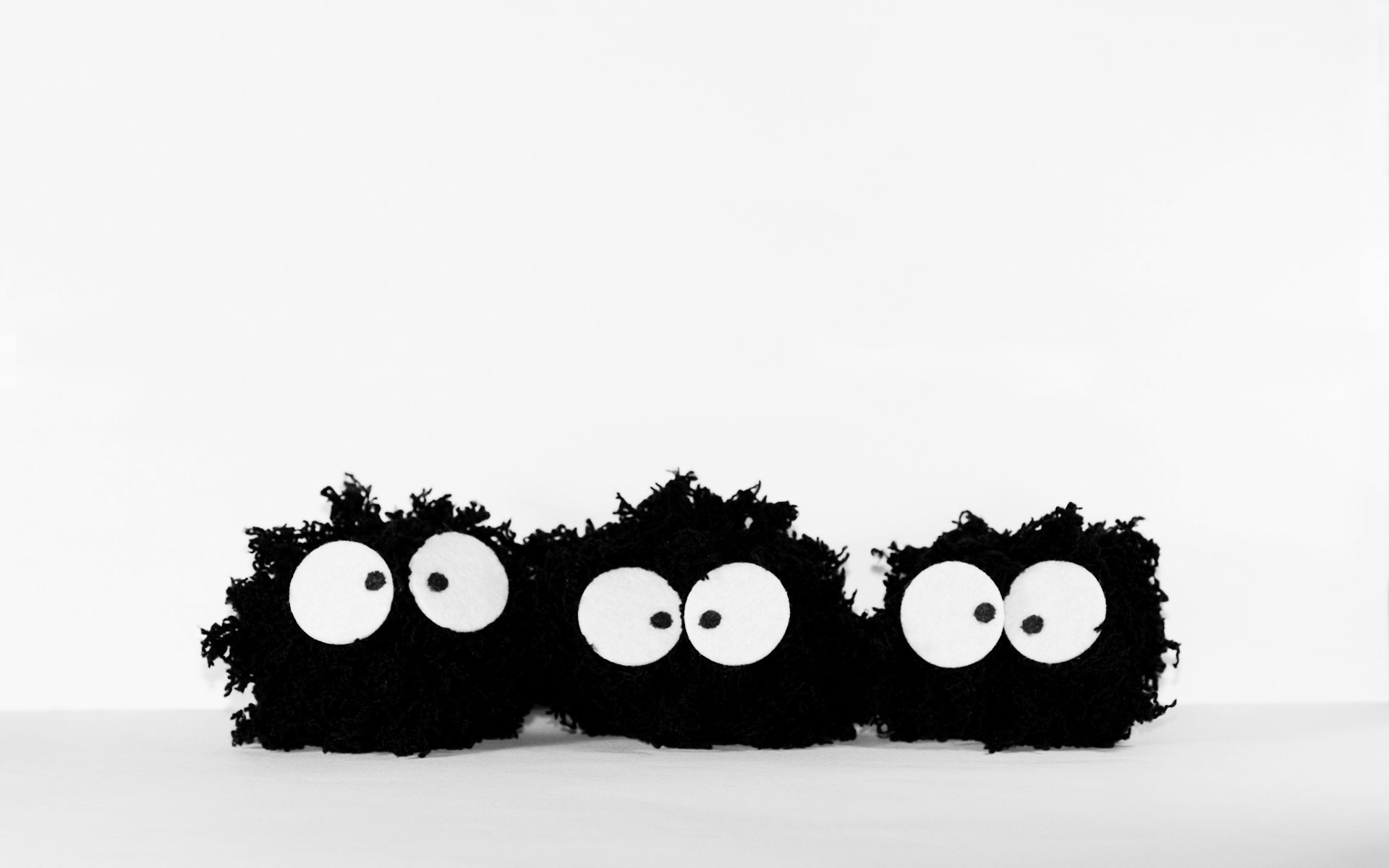 HD Abstract 3D CGI Creatures – Playful Shadows Wallpaper