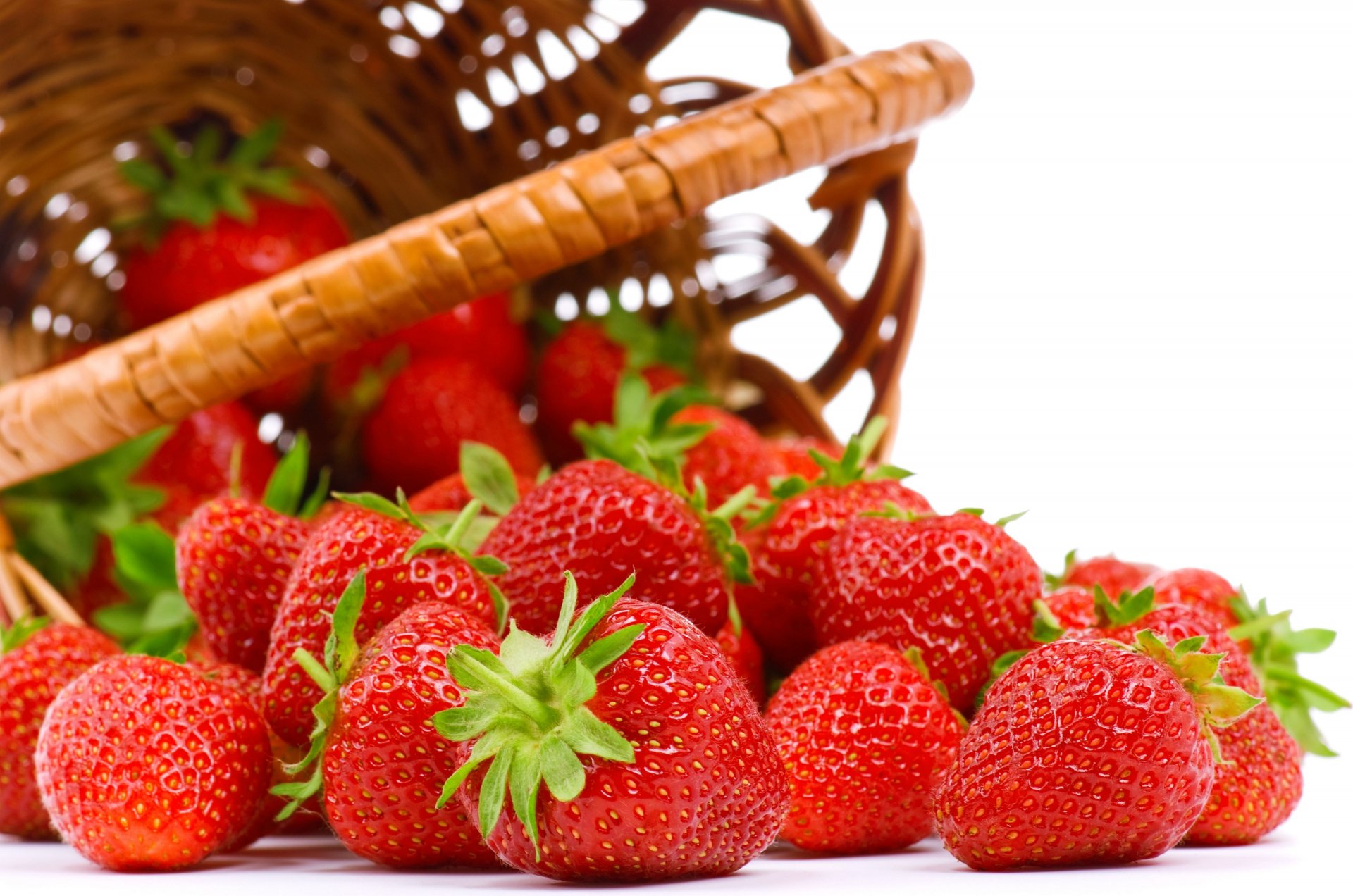 4K Ultra HD Fresh Strawberries Delight Wallpaper