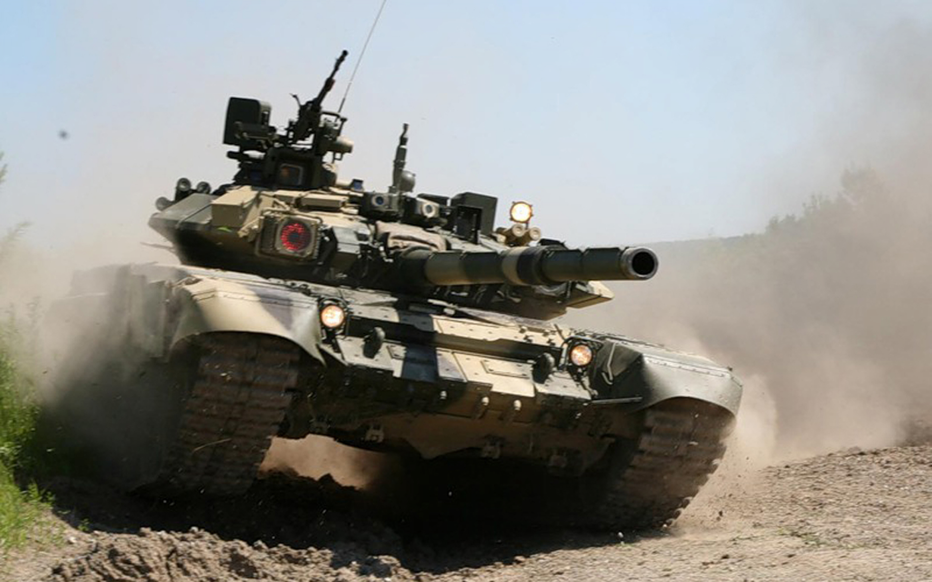 HD Military Tank in Action: Power and Precision on the Battlefield