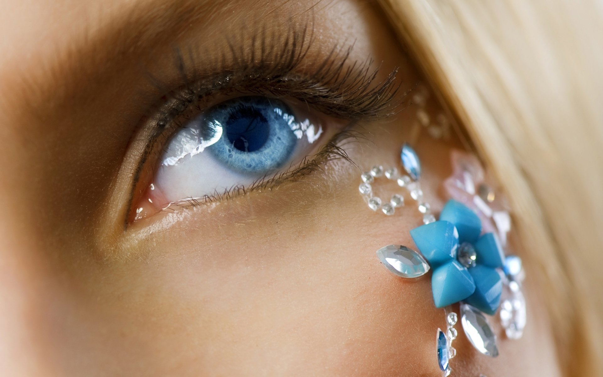 Stunning Eye Beauty - HD Wallpaper