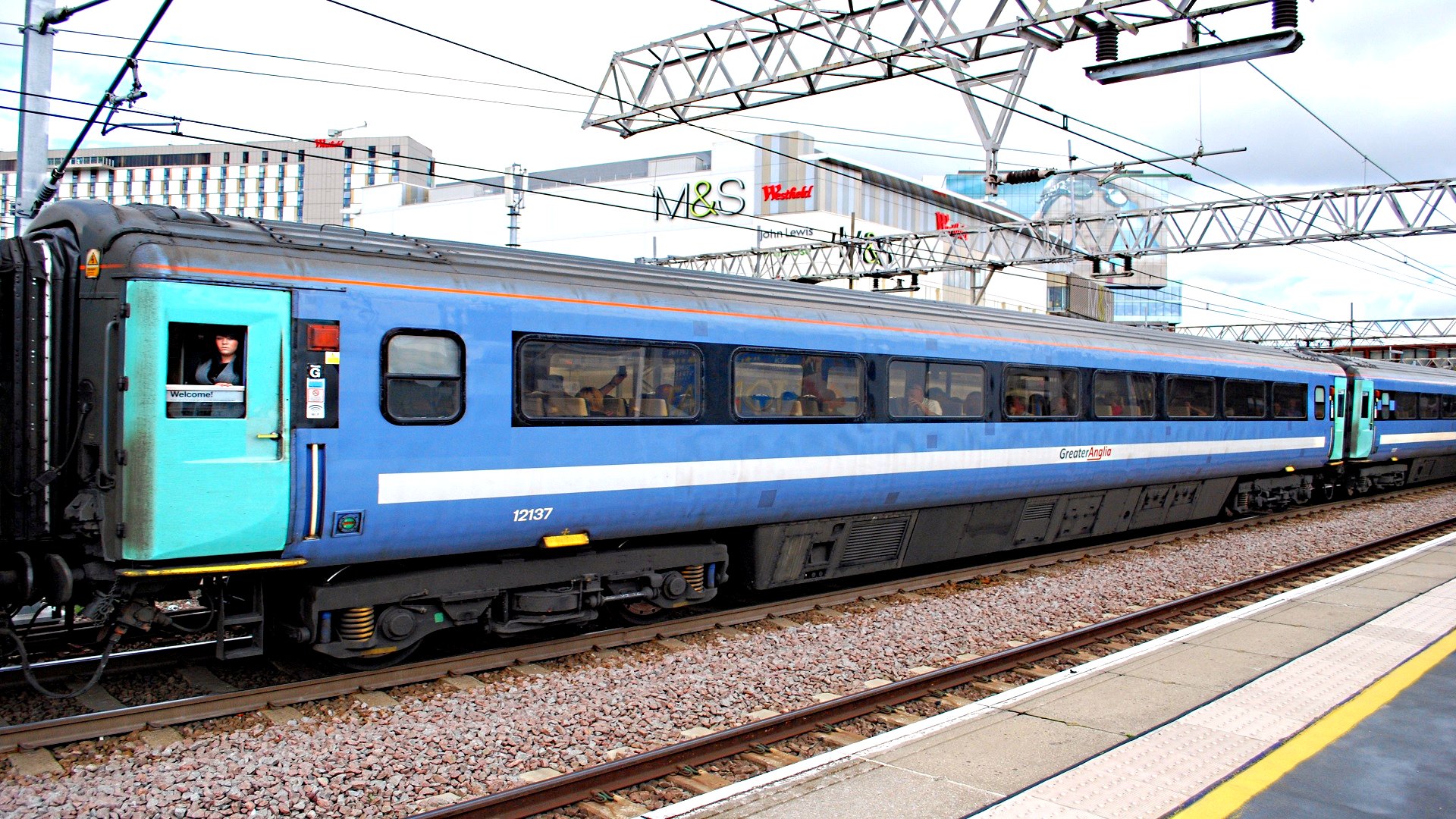 Download Vehicle Train HD Wallpaper