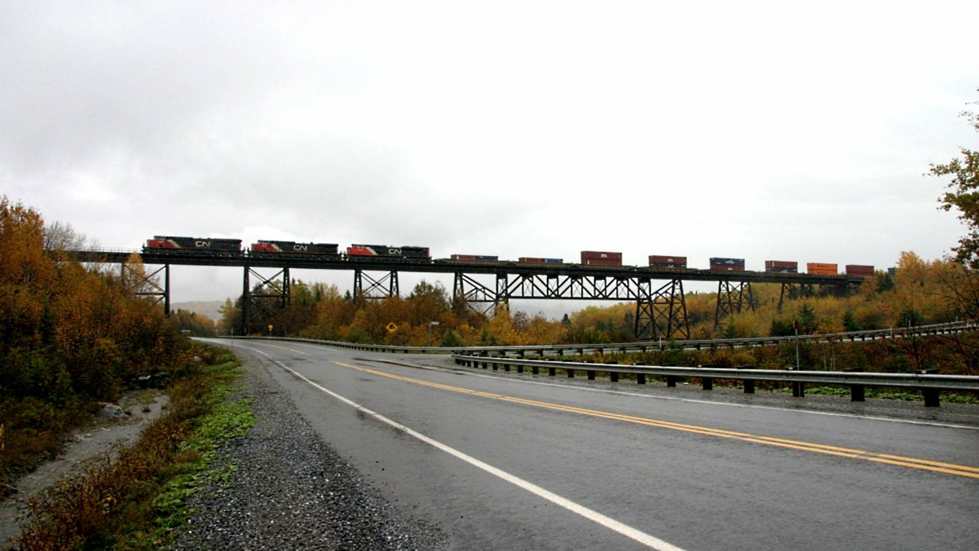 Viaduct Freight HD | Autumn Container Train | Road & Rails Wallpaper