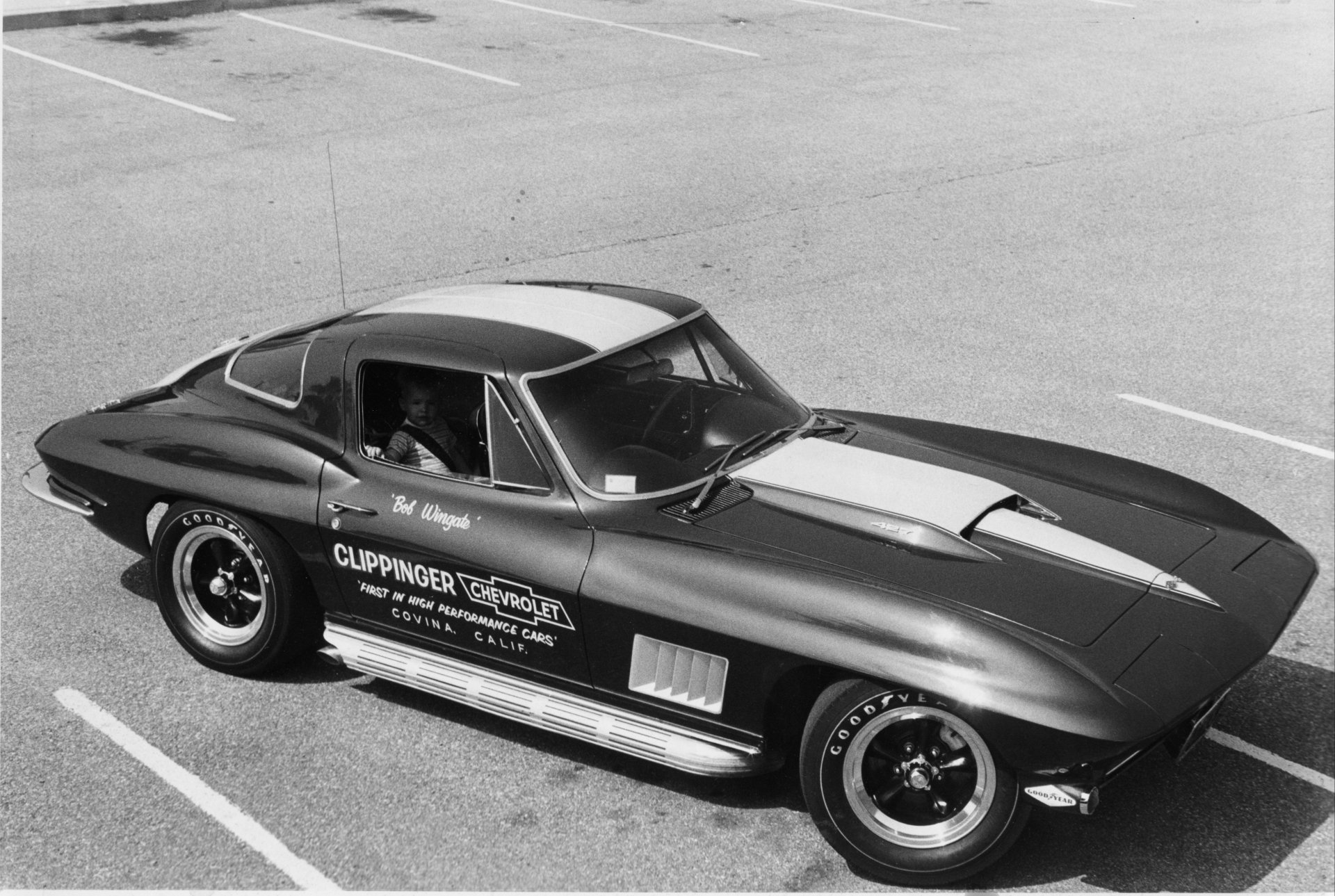 Download Vehicle Chevrolet Corvette 4k Ultra HD Wallpaper