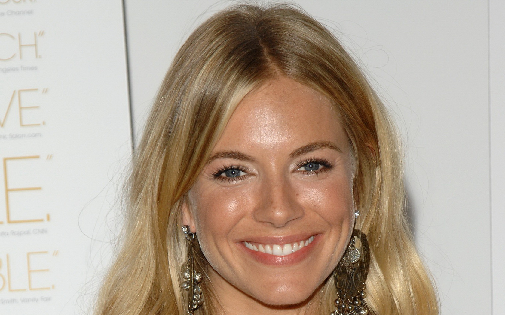 Download Celebrity Sienna Miller Wallpaper