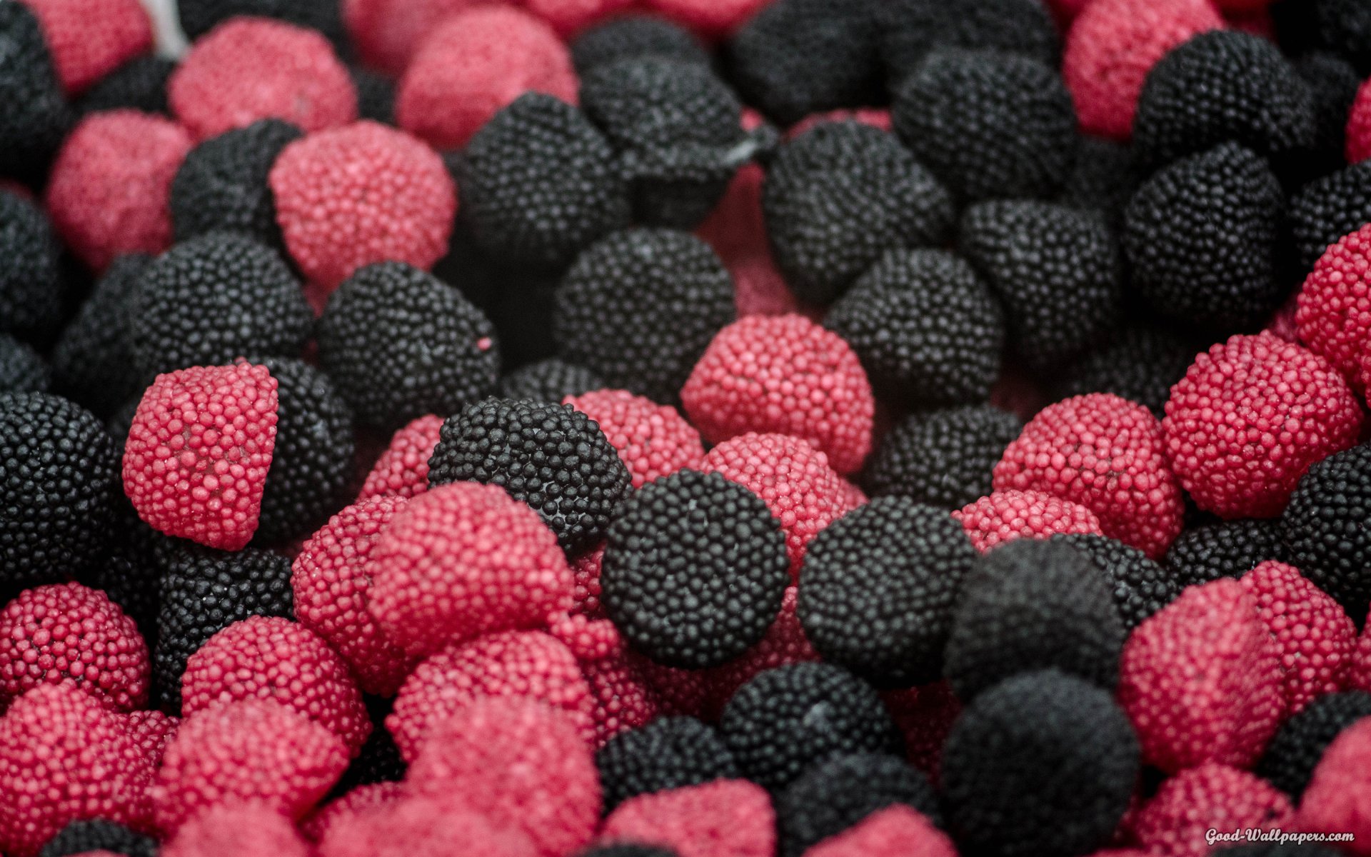 Vibrant Berry Candy Delight HD Wallpaper | 2880x1800 | Wallpaper Abyss