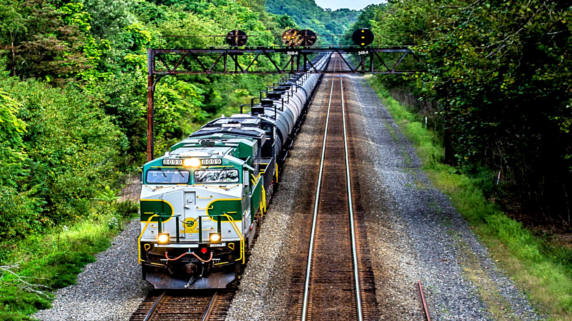 1920X1080 HD Train Wallpaper