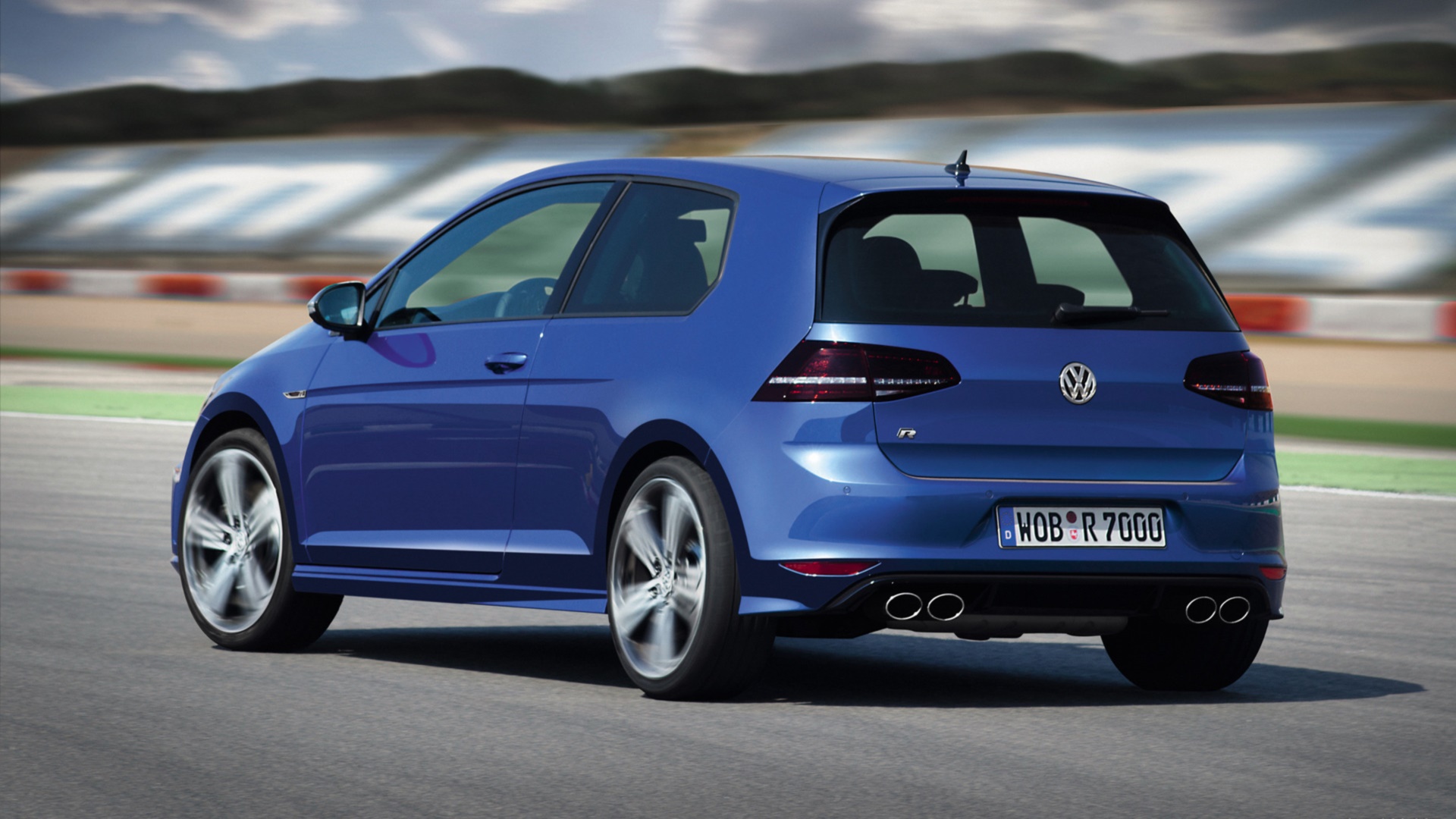 Download Vehicle Volkswagen Golf R HD Wallpaper