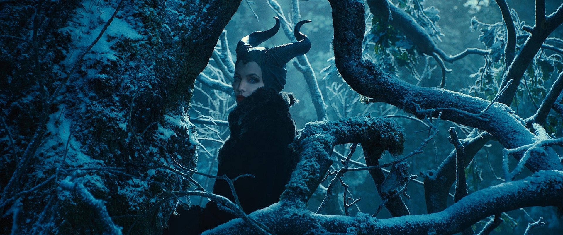 Maleficent HD Wallpaper Featuring Angelina Jolie – Dark Fantasy Movie ...
