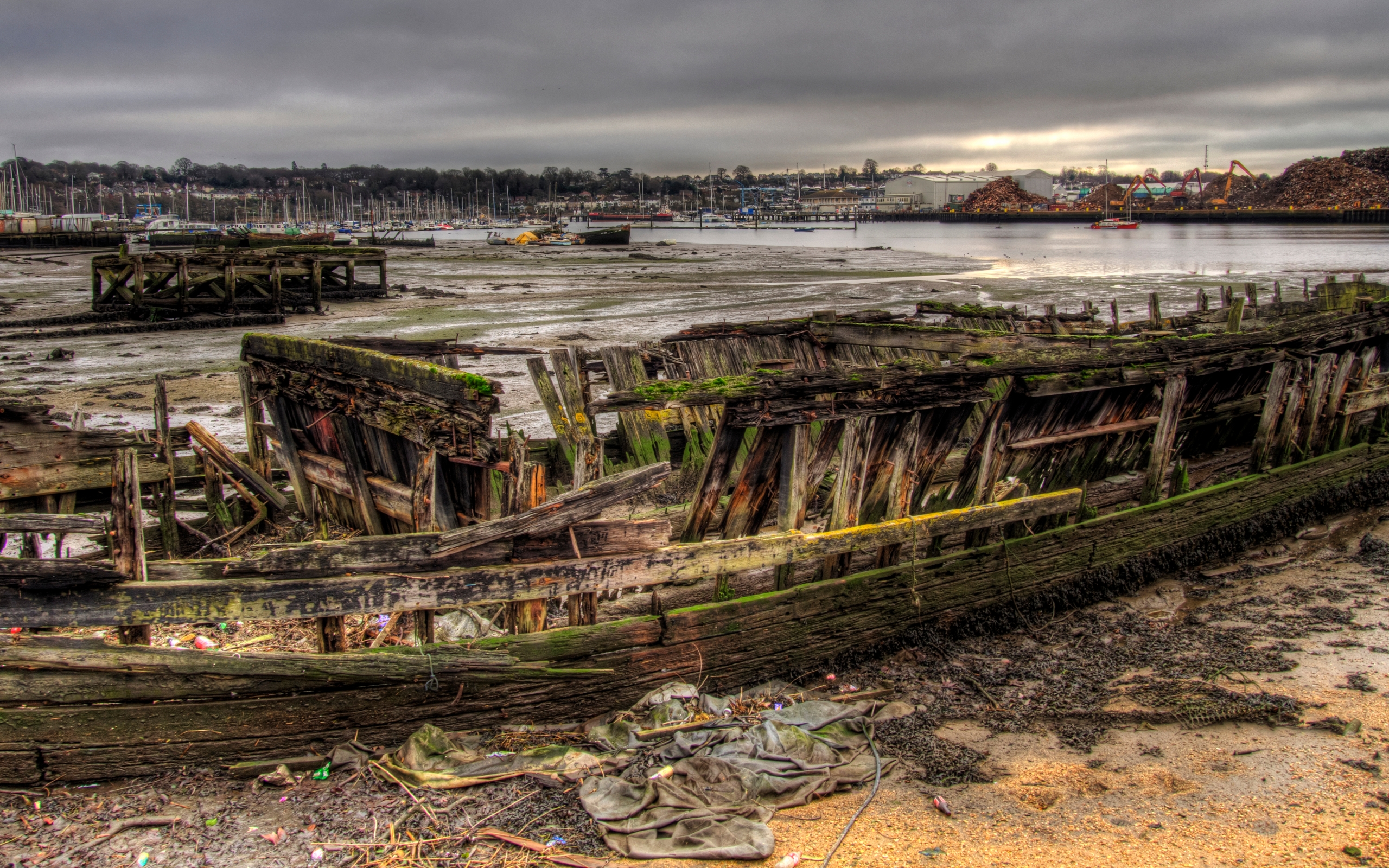 Download Vehicle Wreck HD Wallpaper