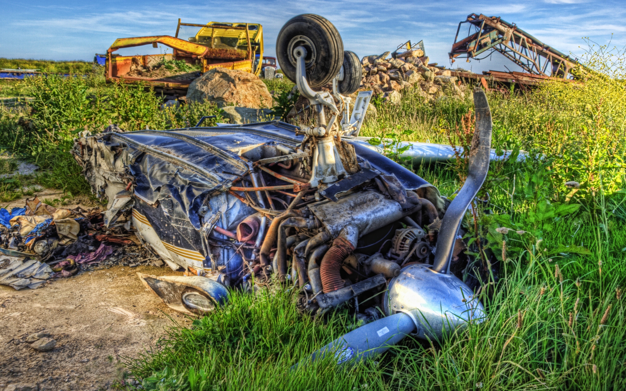 Download Vehicle Wreck HD Wallpaper