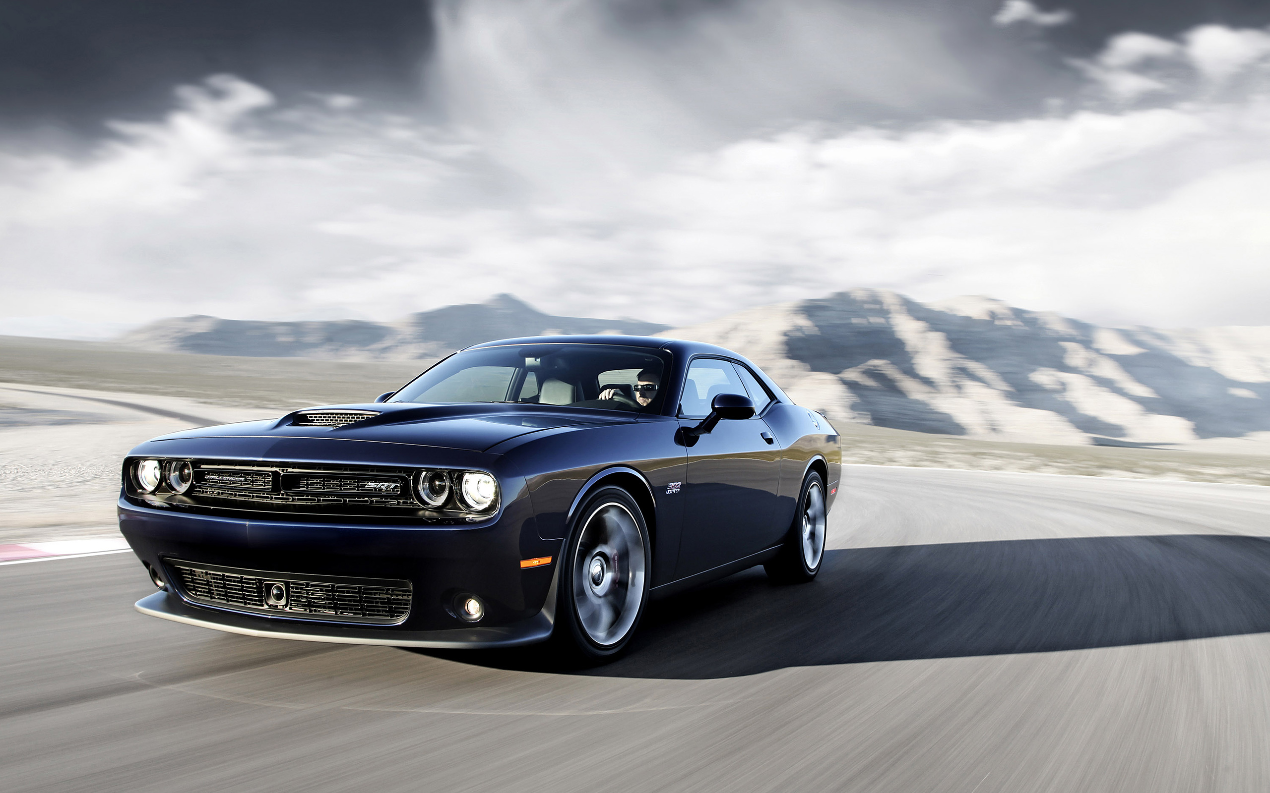 Dodge Challenger SRT Hellcat HD Wallpaper